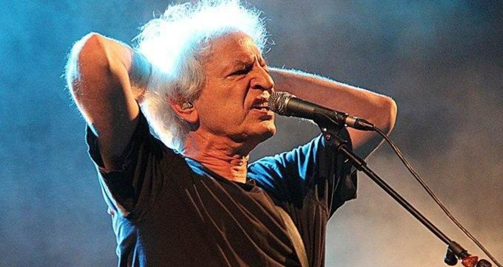 משיח לא בא - נדחתה הופעתו של שלום חנוך ברמה"ש • שרון אונליין